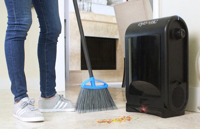 EyeVac Pro Automatic Dustpan Review: Look Ma, No Hands!
